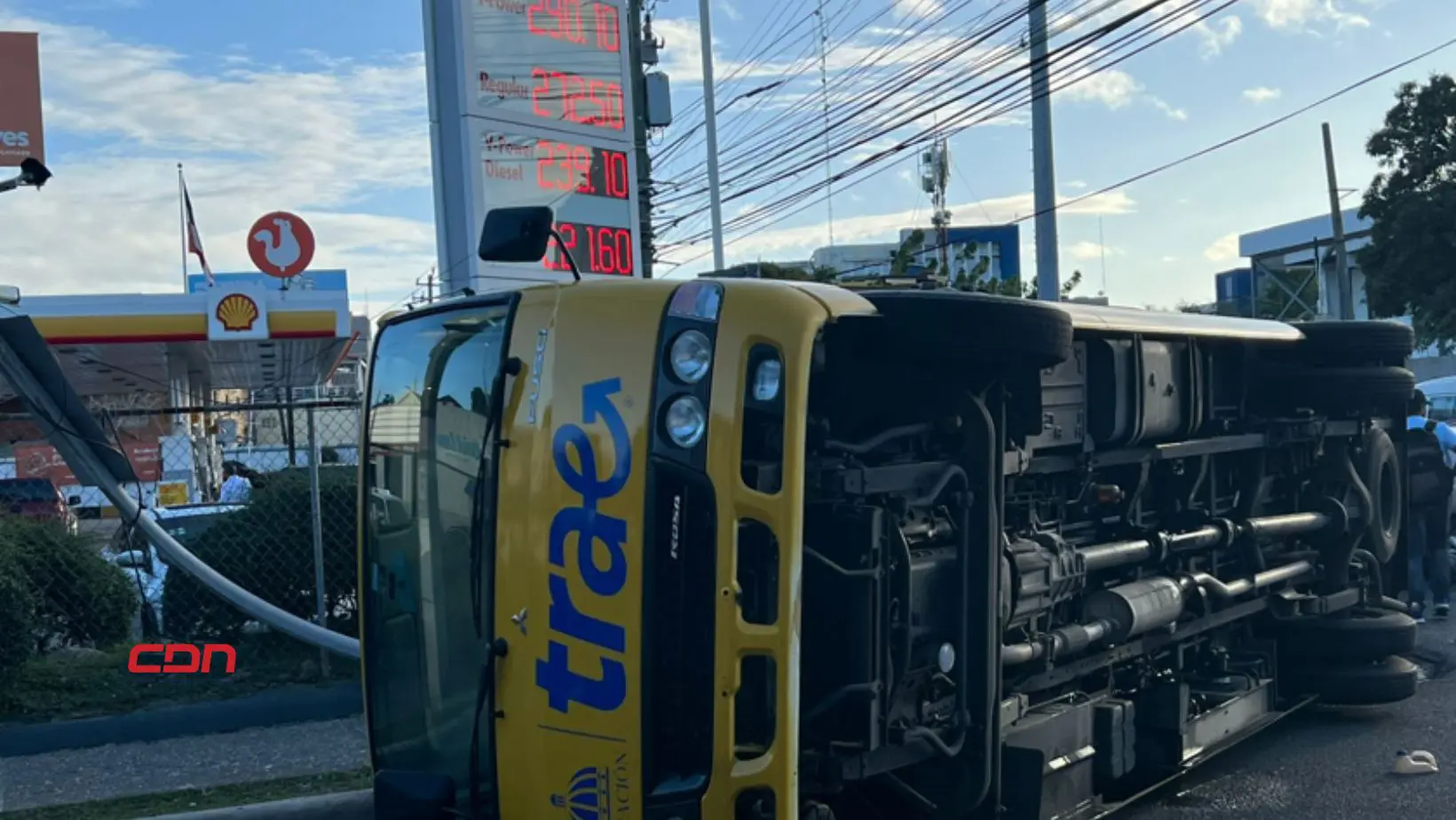 Reportan accidente de autobús de TRAE - Grego Studios